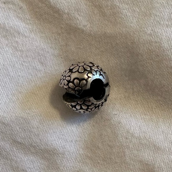 Pandora | Jewelry | Pandora Flower Clip | Poshmark